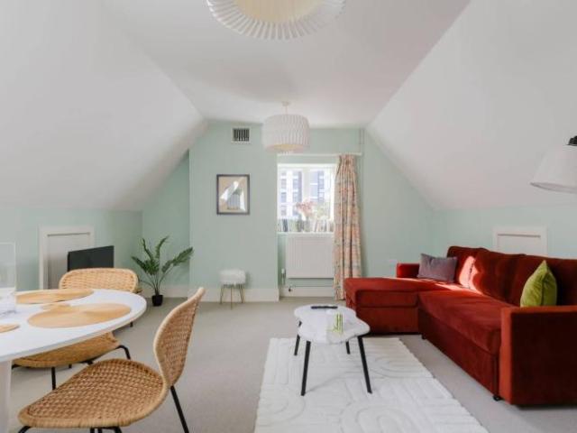 Apartment 2 Bedroom For Rent London London 3319 ELS96212087