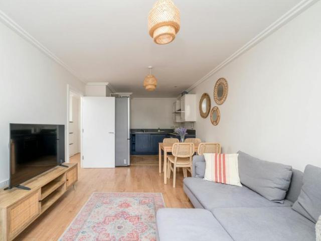 Apartment 2 Bedroom For Rent London London 3403 ELS102205676