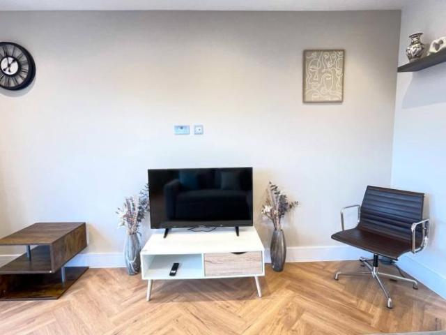 Apartment 2 Bedroom For Rent London London 3600 ELS101818829