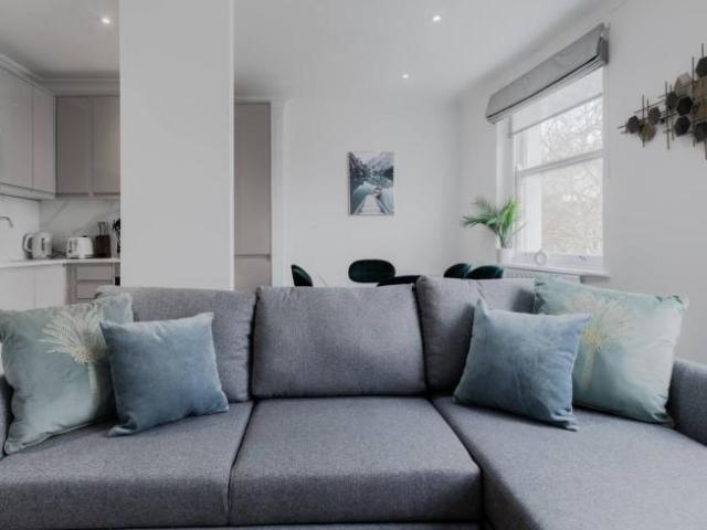 Apartment 2 Bedroom For Rent London London 3750 ELS101814644