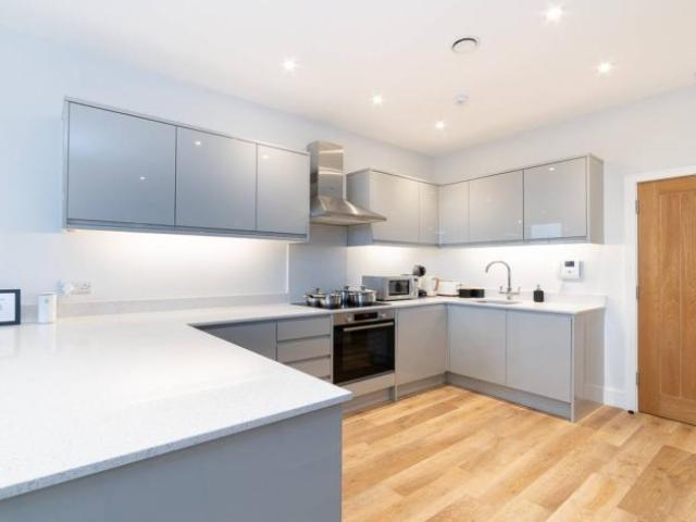 Apartment 2 Bedroom For Rent London London 3750 ELS101818408