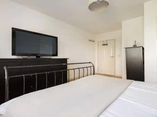 Apartment 2 Bedroom For Rent London London 3800 ELS101837038