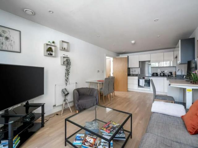 Apartment 2 Bedroom For Rent London London 3825 ELS100124390
