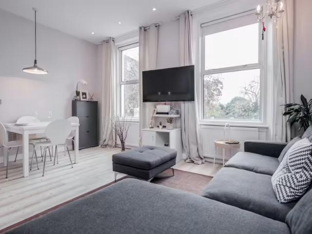 Apartment 2 Bedroom For Rent London London 3950 ELS98820209