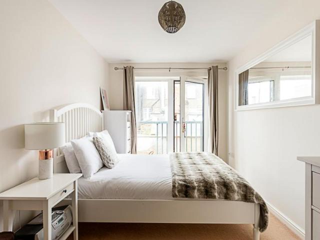 Apartment 2 Bedroom For Rent London London 3920 ELS94354389