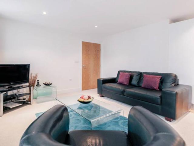 Apartment 2 Bedroom For Rent London London 4050 ELS101817680