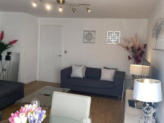 Apartment 2 Bedroom For Rent London London 4150 ELS101816184