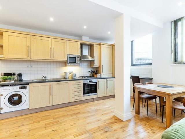 Apartment 2 Bedroom For Rent London London 4200 ELS100178358