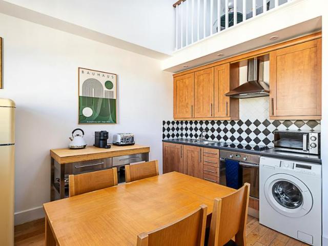 Apartment 2 Bedroom For Rent London London 4368 ELS100944600