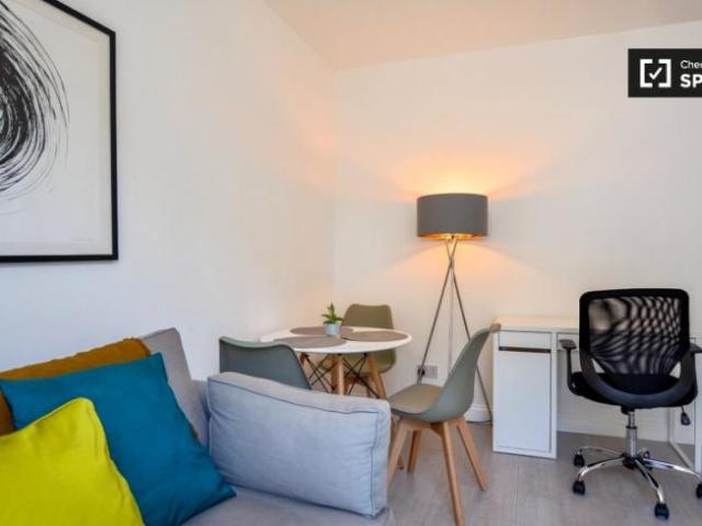 Apartment 2 Bedroom For Rent London London 4400 ELS101823528