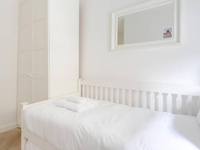 Apartment 2 Bedroom For Rent London London 5200 ELS101815331