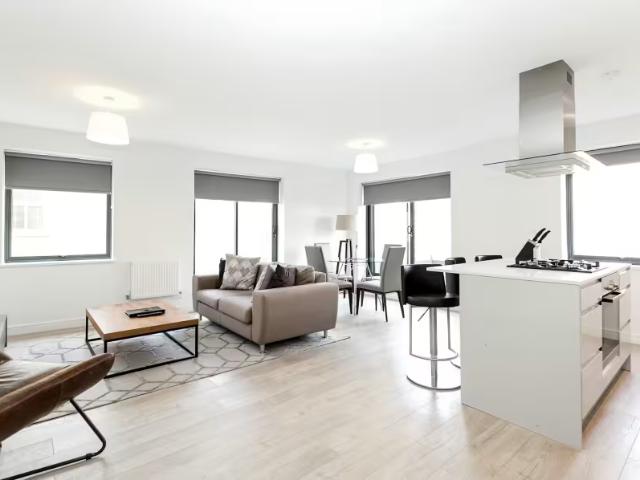 Apartment 2 Bedroom For Rent London London 5550 ELS98496013