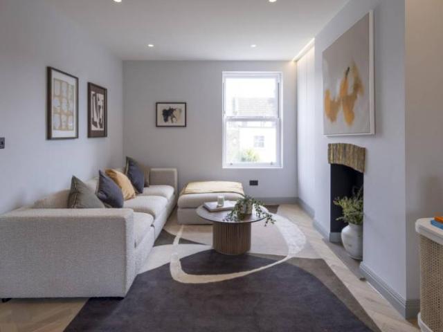 Apartment 2 Bedroom For Rent London London 5500 ELS94753560