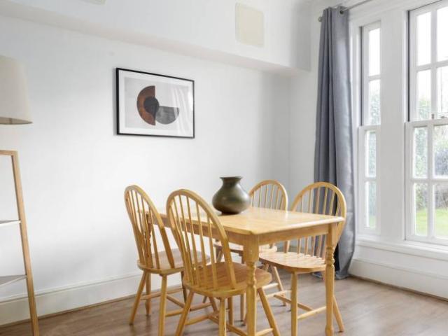 Apartment 2 Bedroom For Rent London London 5640 ELS101809533