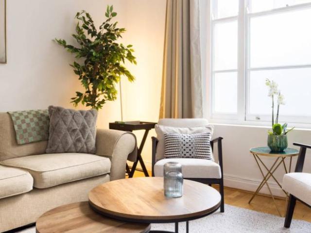 Apartment 2 Bedroom For Rent London London 5800 ELS101824459