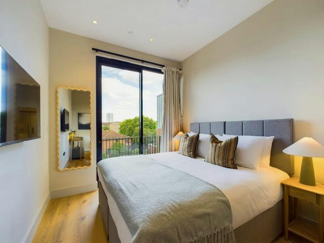 Apartment 2 Bedroom For Rent London London 8128 ELS87275338