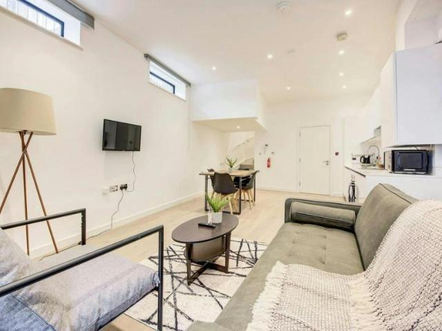 Apartment 2 Bedroom For Rent London London 9999 ELS101587724