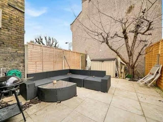 Apartment 2 Bedroom For Rent London London 9999 ES102848340