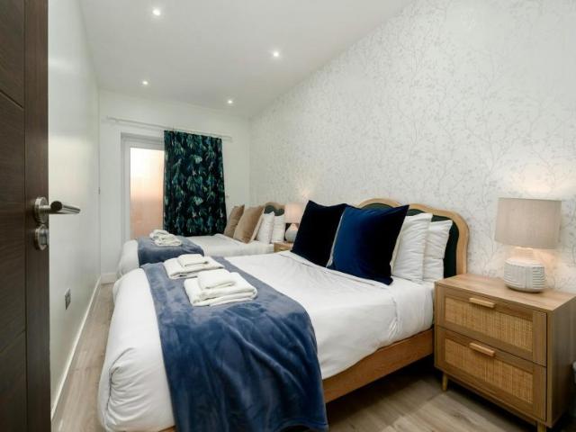 Apartment 2 Bedroom For Rent Perivale Perivale 3955 ES102469943