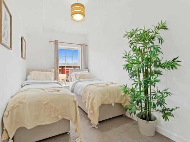 Apartment 2 Bedroom For Rent Warrington Warrington 3600 ELS101774959