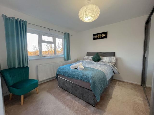 Apartment 2 Bedroom For Rent Windsor Windsor 4694 ES73027218