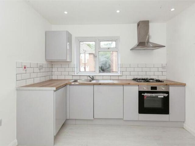 Apartment 2 Bedroom For Sale Maidenhead Windsor And Maidenhead 180000 ES88149337