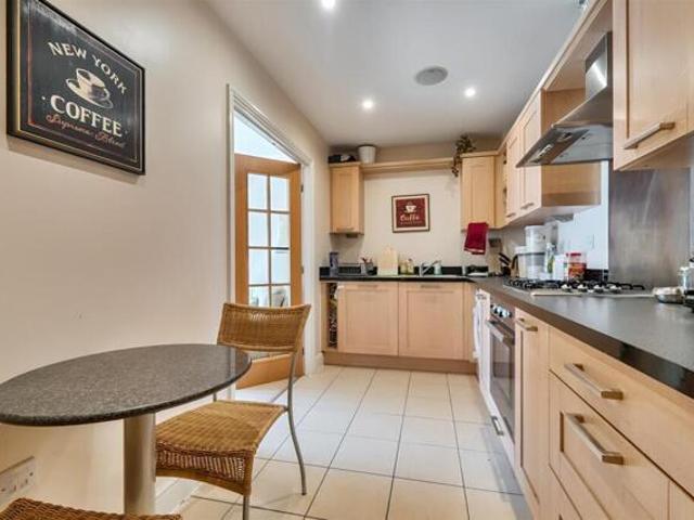Apartment 2 Bedroom For Sale Maidenhead Windsor And Maidenhead 350000 ES99344945