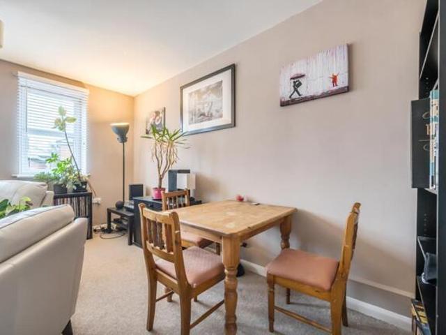 Apartment 2 Bedroom For Sale Newbury West Berkshire 225000 ELS101678634