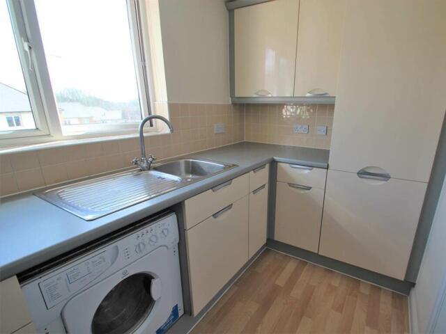 Apartment 2 Bedroom For Sale Newport Isle Of Wight 145000 ES99237249