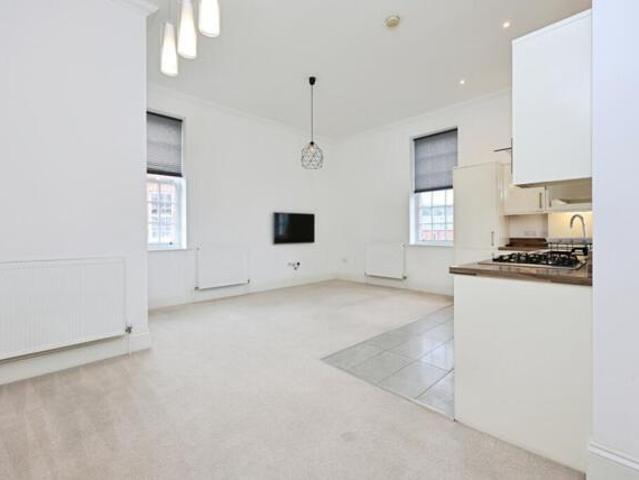 Apartment 2 Bedroom For Sale Newport Isle Of Wight 155000 ES98903732