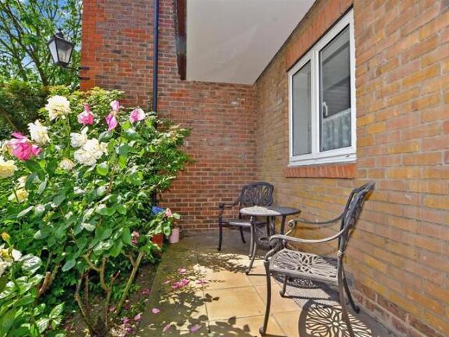 Apartment 2 Bedroom For Sale Arundel West Sussex 210000 ELS100263122