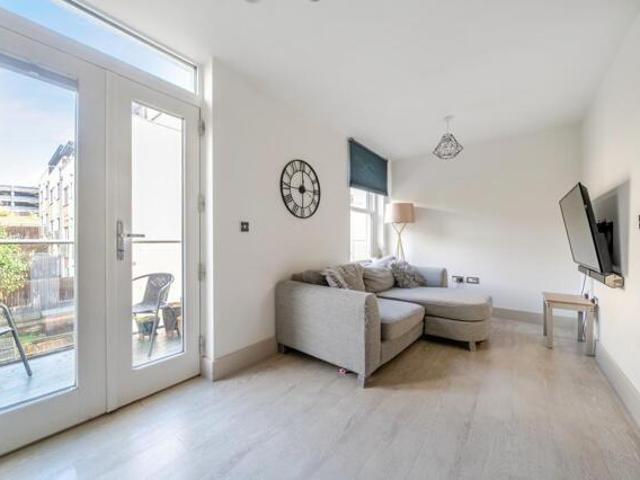 Apartment 2 Bedroom For Sale Buckinghamshire Buckinghamshire 300000 ES99130037