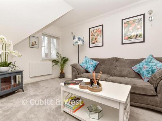 Apartment 2 Bedroom For Sale Banstead Great London 300000 ELS99290421
