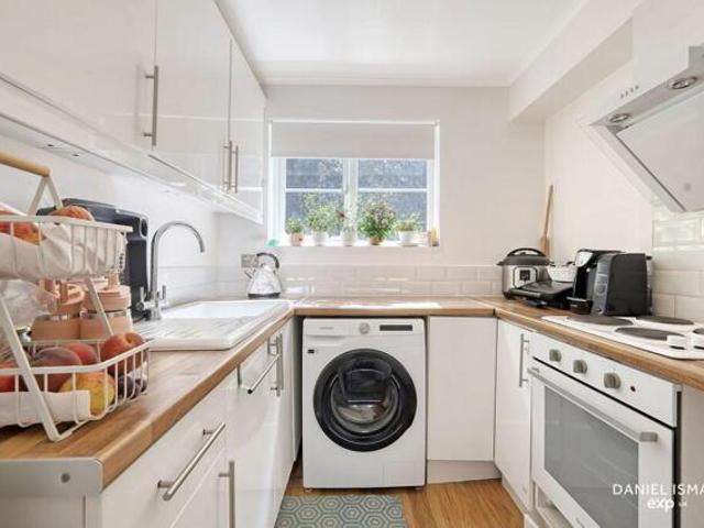 Apartment 2 Bedroom For Sale Basildon Essex 190000 ES101678832