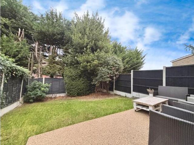 Apartment 2 Bedroom For Sale Basildon Essex 250000 ELS100342880