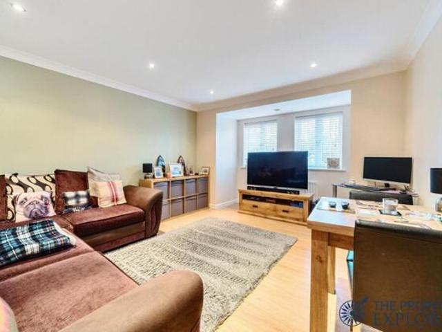 Apartment 2 Bedroom For Sale Basingstoke Hampshire 200000 ES100097031