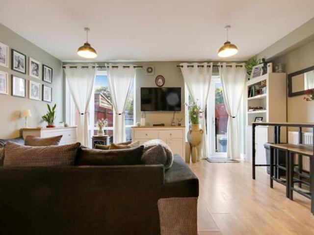 Apartment 2 Bedroom For Sale Barnstaple Devon 56000 ES100615063