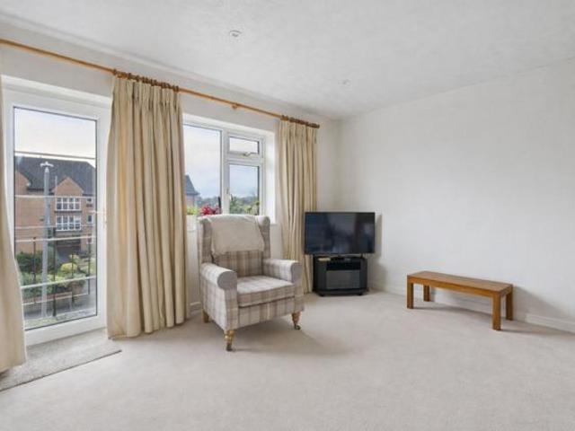 Apartment 2 Bedroom For Sale Beaconsfield Buckinghamshire 375000 ELS100097080