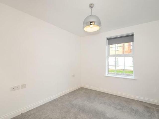 Apartment 2 Bedroom For Sale Berkshire West Berkshire 200000 ES98834701