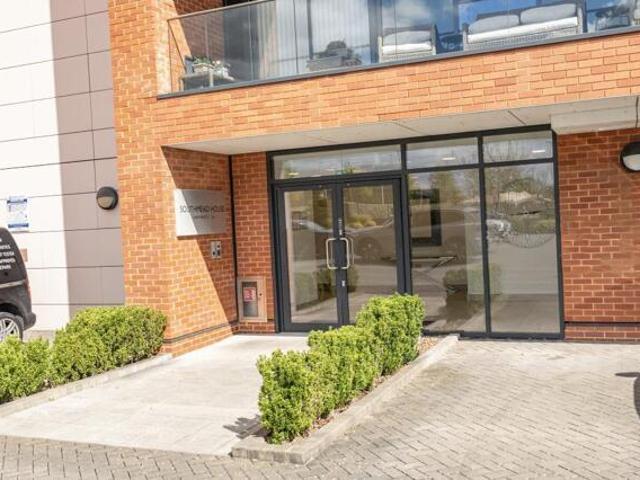 Apartment 2 Bedroom For Sale Berkshire West Berkshire 275000 ES101676671