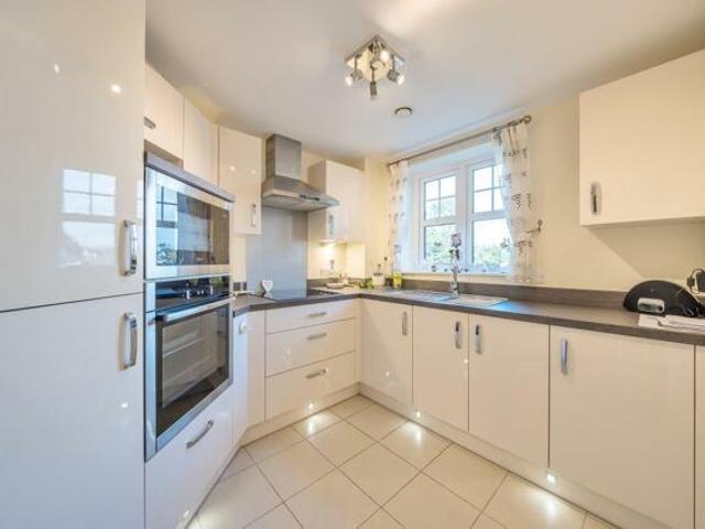 Apartment 2 Bedroom For Sale Berkshire Windsor And Maidenhead 250000 ELS101675949