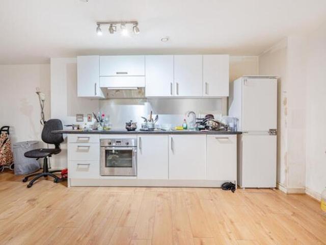 Apartment 2 Bedroom For Sale Berkshire Slough 230000 ES98377622