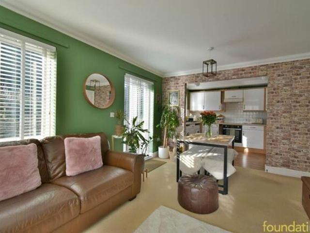 Apartment 2 Bedroom For Sale Bexhill East Sussex 205000 ES99840422