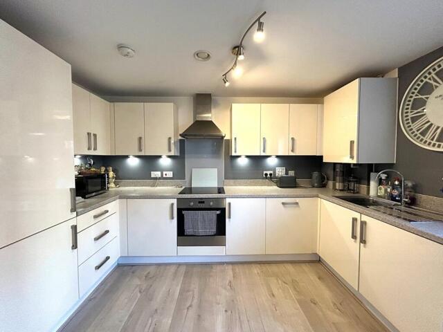 Apartment 2 Bedroom For Sale Bexhill East Sussex 220000 ES99029310