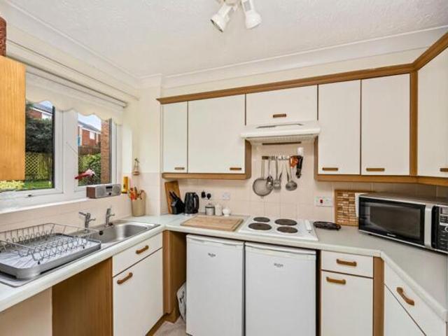 Apartment 2 Bedroom For Sale Billinghurst West Sussex 170000 ELS99641922