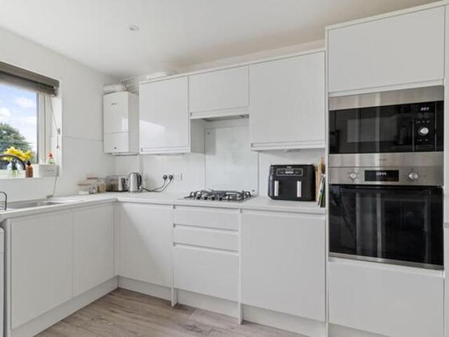 Apartment 2 Bedroom For Sale Bognor Regis West Sussex 220000 ES100685309