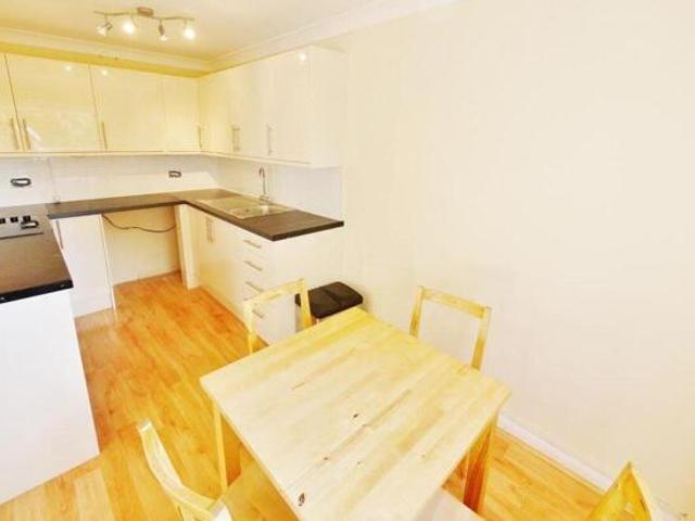 Apartment 2 Bedroom For Sale Brentwood Essex 140000 ES101777634
