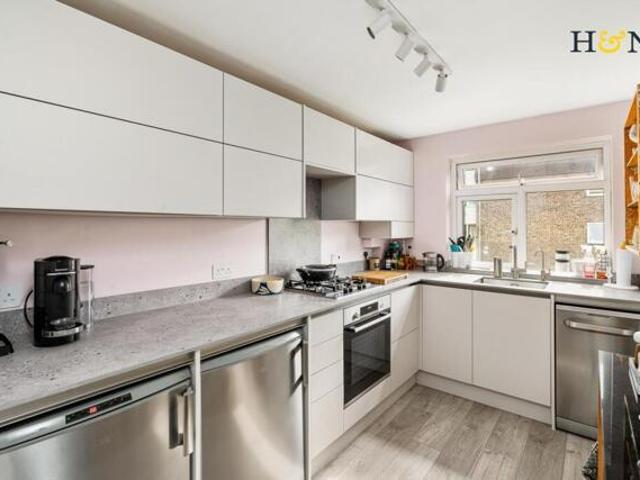Apartment 2 Bedroom For Sale Brighton East Sussex 300000 ES100158470