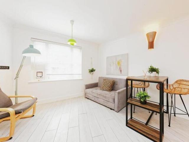 Apartment 2 Bedroom For Sale Canterbury Kent 200000 ES100881524