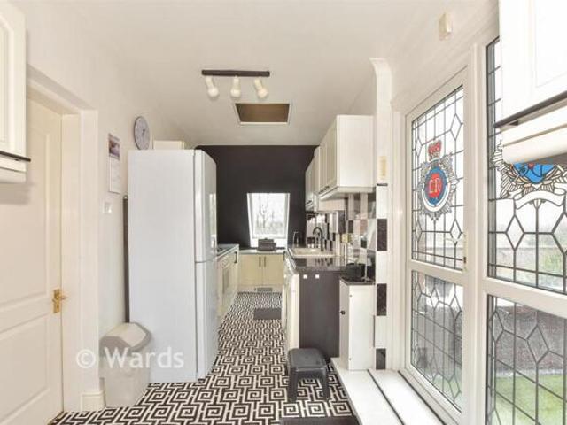 Apartment 2 Bedroom For Sale Canterbury Kent 325000 ES98969069